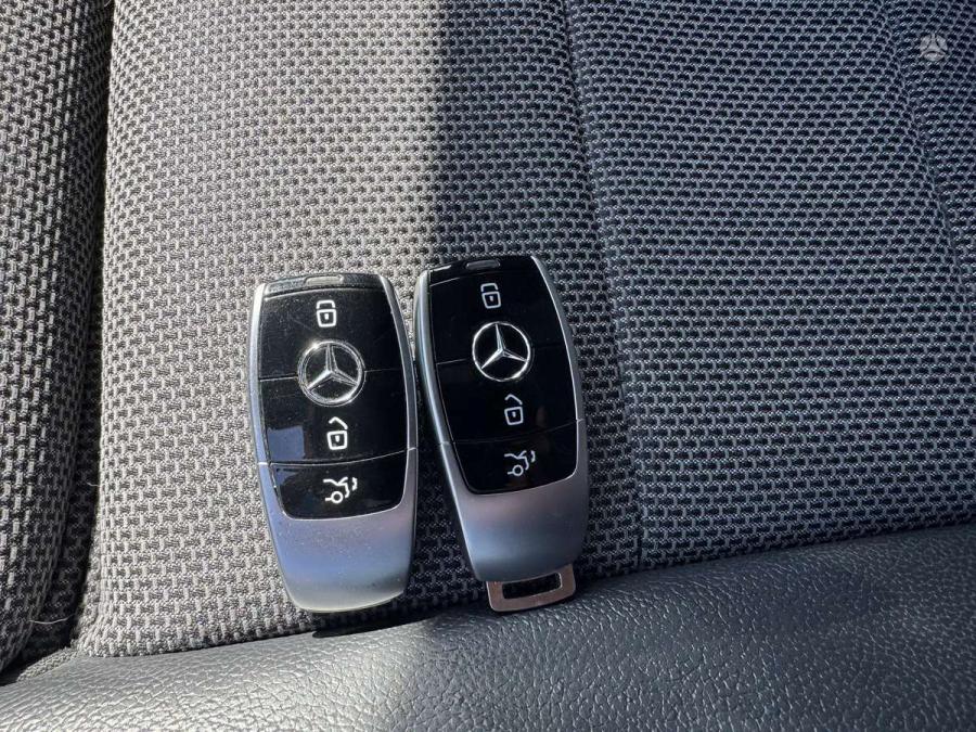 Белый Мерседес E 220 2021 в Таураге, объемом двигателя 1.95 л и пробегом 330 тыс. км за 17500 €, фото 35 на AUTOMOTO.COM.LV