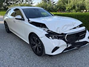 Белый Мерседес E 220 2023 в Каунас, объемом двигателя 1.99 л и пробегом 46 тыс. км за 22750 €, фото 6 на AUTOMOTO.COM.LV