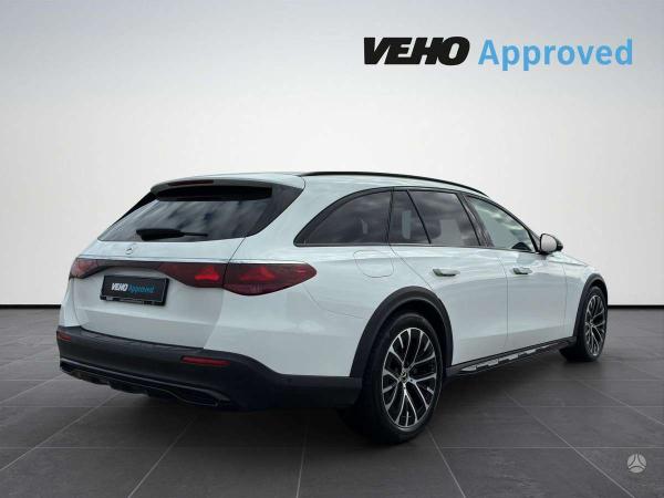 Белый Мерседес E 220 2025 в Каунас, объемом двигателя 1.99 л и пробегом 98 тыс. км за 56900 €, фото 5 на AUTOMOTO.COM.LV