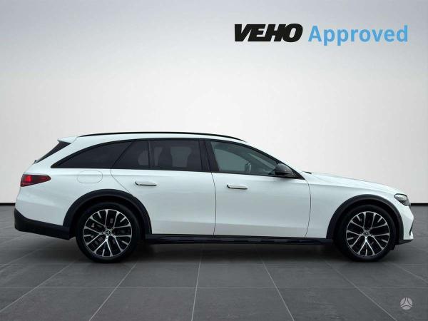 Белый Мерседес E 220 2025 в Каунас, объемом двигателя 1.99 л и пробегом 98 тыс. км за 56900 €, фото 6 на AUTOMOTO.COM.LV