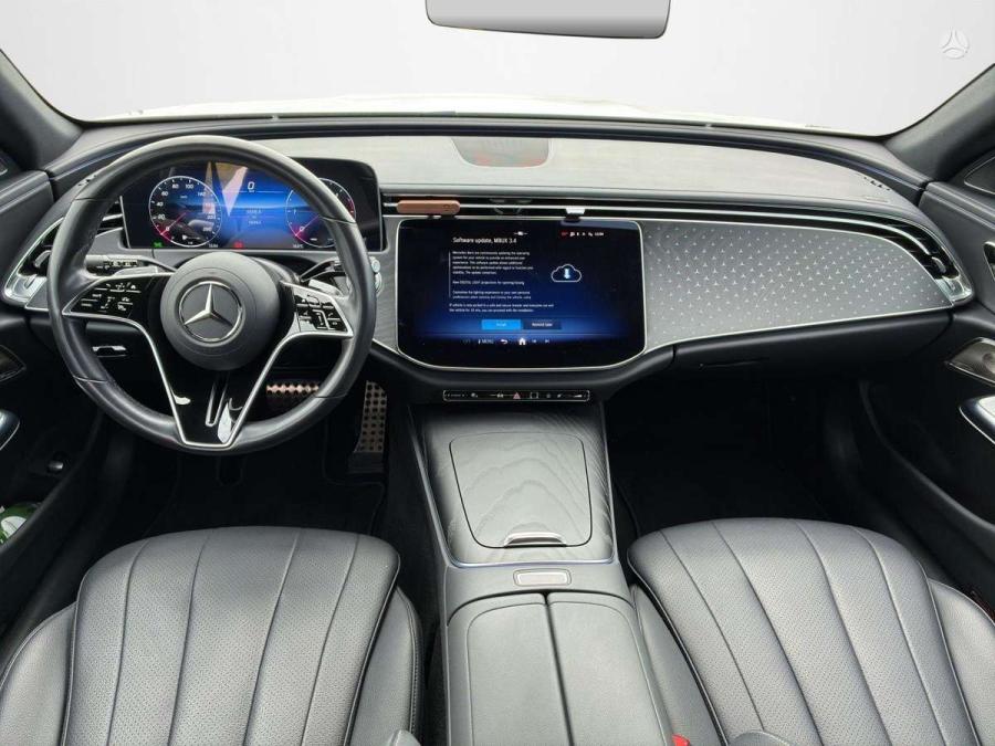 Белый Мерседес E 220 2025 в Каунас, объемом двигателя 1.99 л и пробегом 98 тыс. км за 56900 €, фото 12 на AUTOMOTO.COM.LV