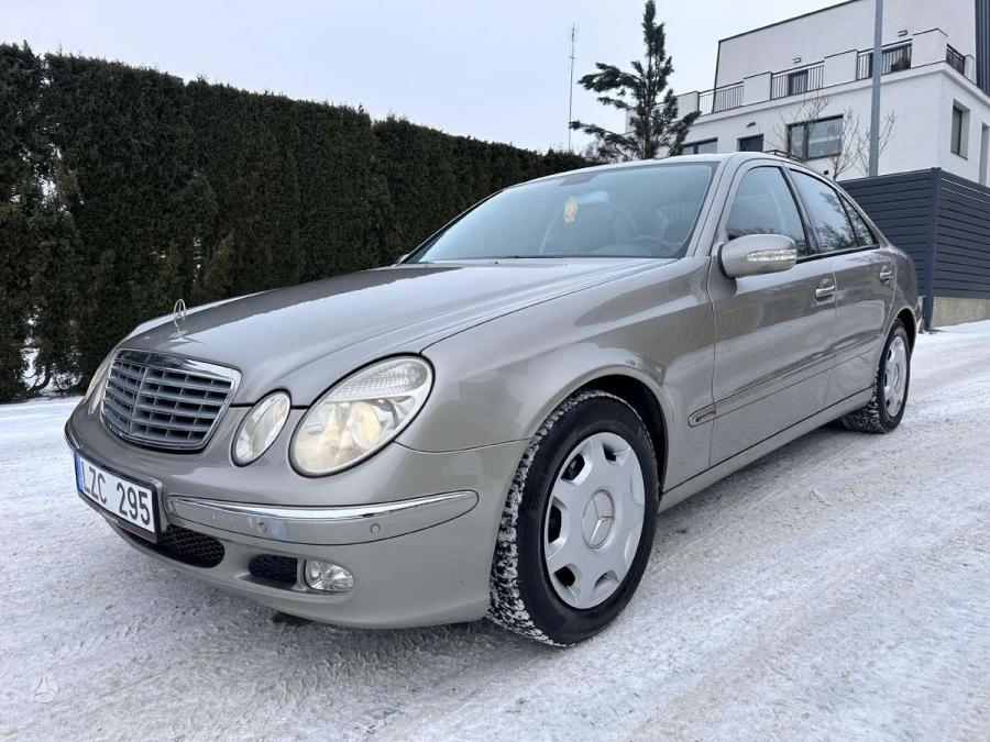 Yellow Mercedes-Benz E 220 2004 in Marijampole, with an engine capacity of 2.15 L and mileage of 273 thousand km for 2800 €, photo 1 on AUTOMOTO.COM.LV