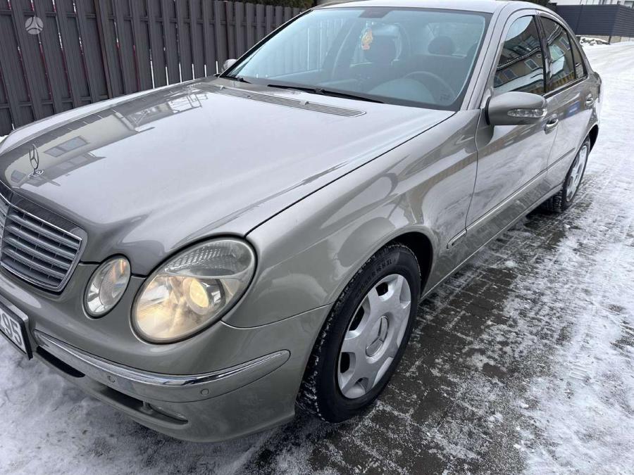 Yellow Mercedes-Benz E 220 2004 in Marijampole, with an engine capacity of 2.15 L and mileage of 273 thousand km for 2800 €, photo 15 on AUTOMOTO.COM.LV