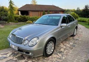 Yellow Mercedes-Benz E 220 2004 in Marijampole, with an engine capacity of 2.15 L and mileage of 273 thousand km for 2800 €, photo 17 on AUTOMOTO.COM.LV