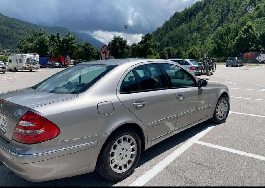 Yellow Mercedes-Benz E 220 2004 in Marijampole, with an engine capacity of 2.15 L and mileage of 273 thousand km for 2800 €, photo 19 on AUTOMOTO.COM.LV