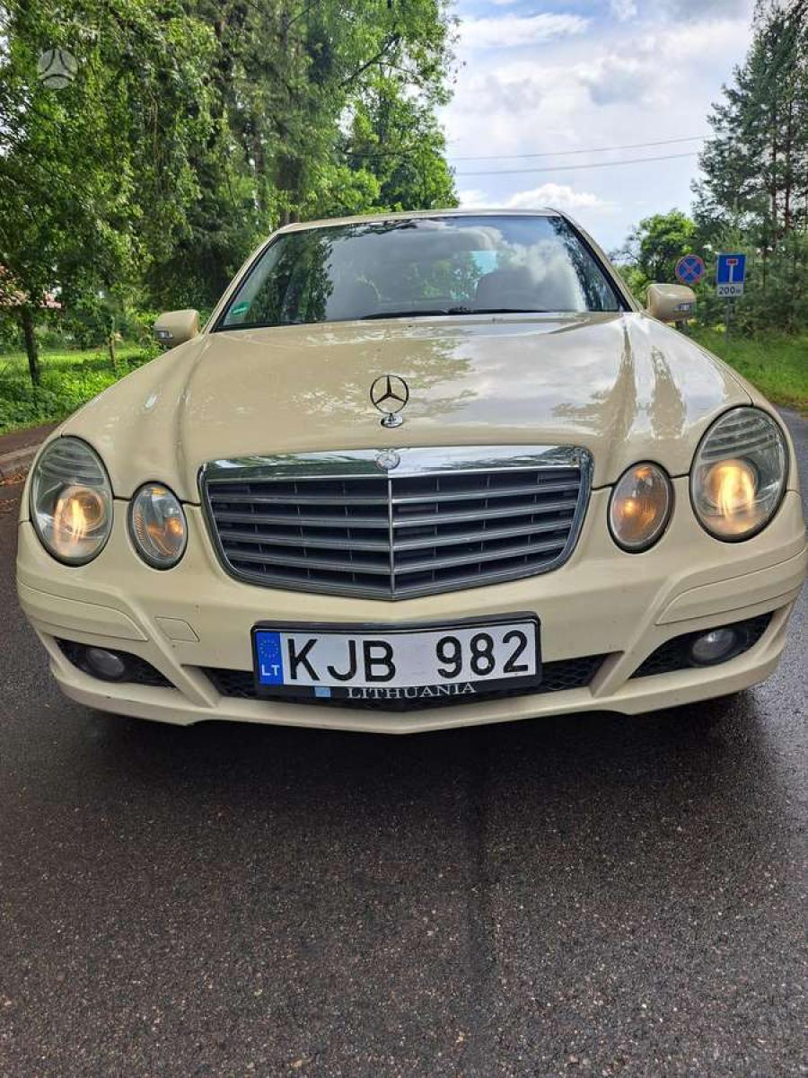 Yellow Mercedes-Benz E 220 2008 in Kaunas, with an engine capacity of 2.20 L and mileage of 4 thousand km for 2600 €, photo 1 on AUTOMOTO.COM.LV