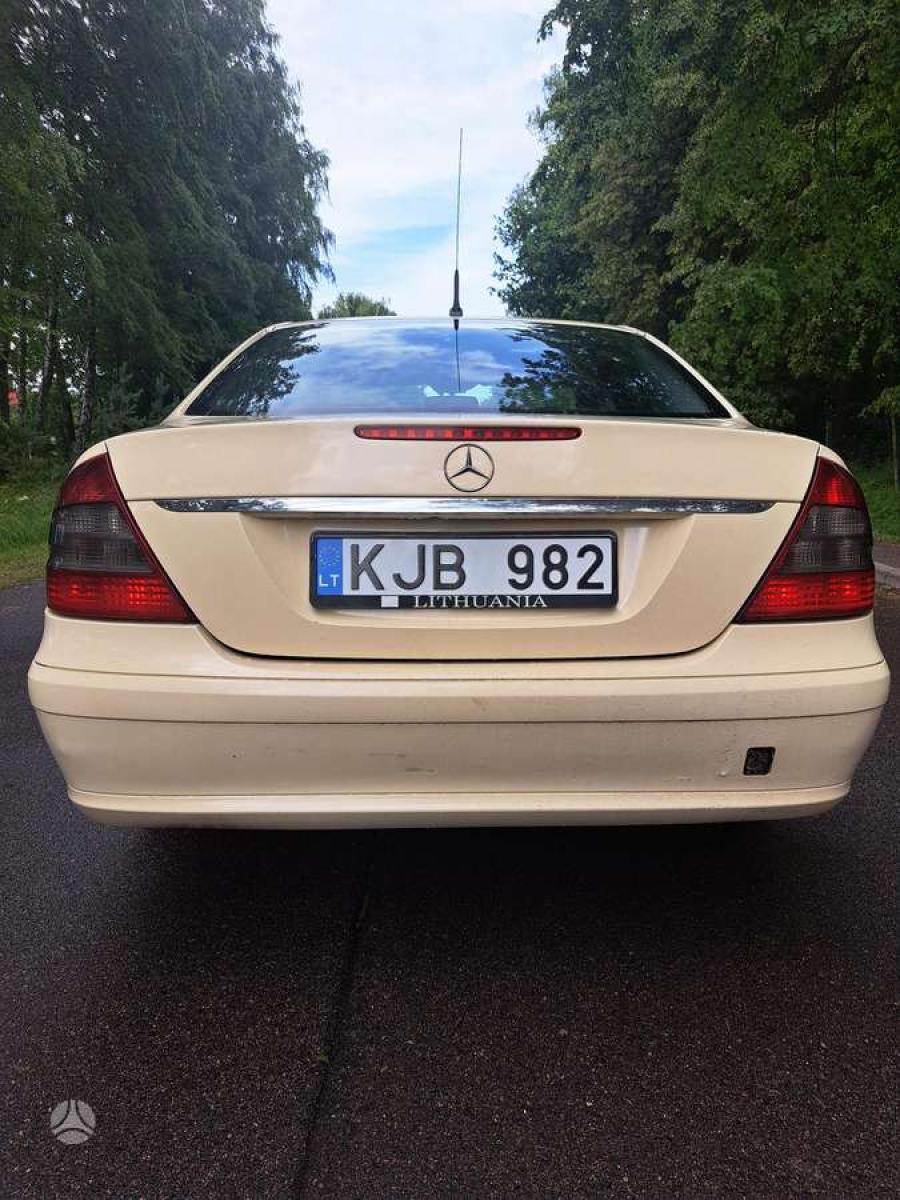Yellow Mercedes-Benz E 220 2008 in Kaunas, with an engine capacity of 2.20 L and mileage of 4 thousand km for 2600 €, photo 8 on AUTOMOTO.COM.LV