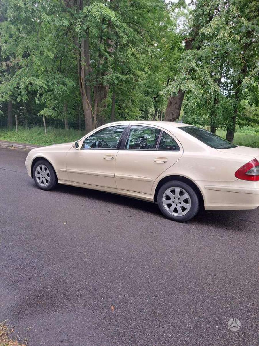 Yellow Mercedes-Benz E 220 2008 in Kaunas, with an engine capacity of 2.20 L and mileage of 4 thousand km for 2600 €, photo 10 on AUTOMOTO.COM.LV