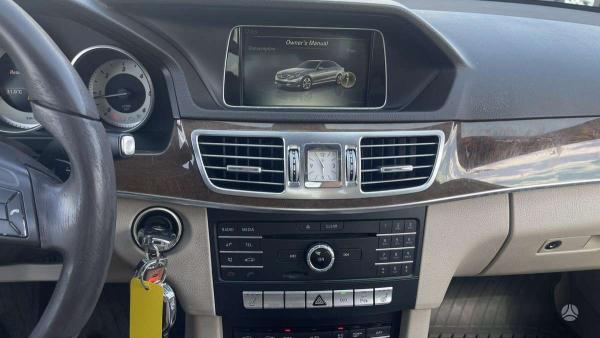 Yellow Mercedes-Benz E 220 2015 in Marijampole, with an engine capacity of 2.14 L and mileage of 516 thousand km for 7390 €, photo 3 on AUTOMOTO.COM.LV