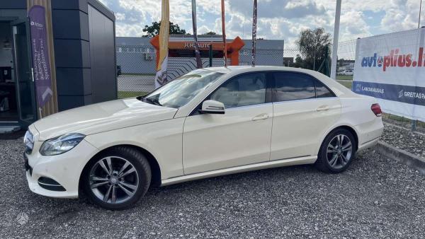 Yellow Mercedes-Benz E 220 2015 in Marijampole, with an engine capacity of 2.14 L and mileage of 516 thousand km for 7390 €, photo 7 on AUTOMOTO.COM.LV