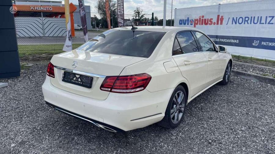 Yellow Mercedes-Benz E 220 2015 in Marijampole, with an engine capacity of 2.14 L and mileage of 516 thousand km for 7390 €, photo 10 on AUTOMOTO.COM.LV