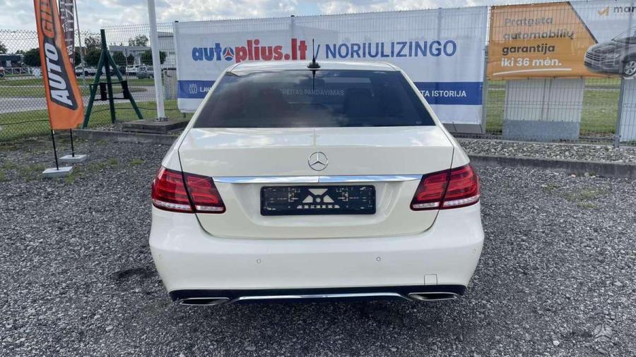 Yellow Mercedes-Benz E 220 2015 in Marijampole, with an engine capacity of 2.14 L and mileage of 516 thousand km for 7390 €, photo 11 on AUTOMOTO.COM.LV