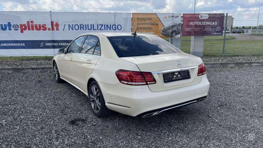 Yellow Mercedes-Benz E 220 2015 in Marijampole, with an engine capacity of 2.14 L and mileage of 516 thousand km for 7390 €, photo 12 on AUTOMOTO.COM.LV