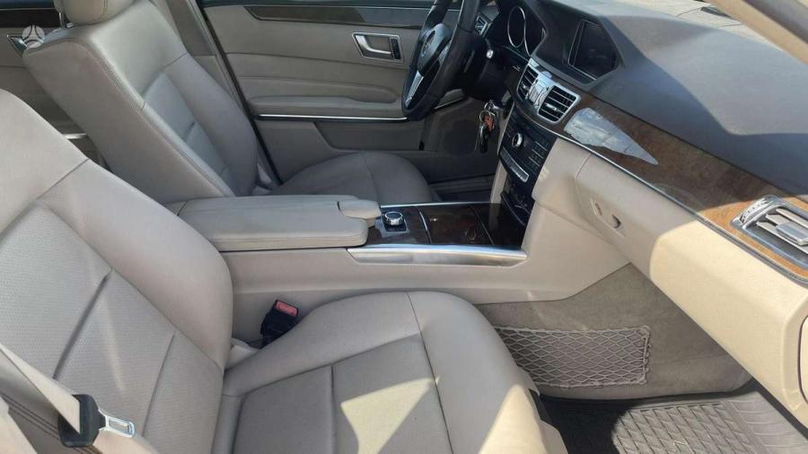 Yellow Mercedes-Benz E 220 2015 in Marijampole, with an engine capacity of 2.14 L and mileage of 516 thousand km for 7390 €, photo 19 on AUTOMOTO.COM.LV