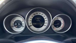Yellow Mercedes-Benz E 220 2015 in Marijampole, with an engine capacity of 2.14 L and mileage of 516 thousand km for 7390 €, photo 21 on AUTOMOTO.COM.LV