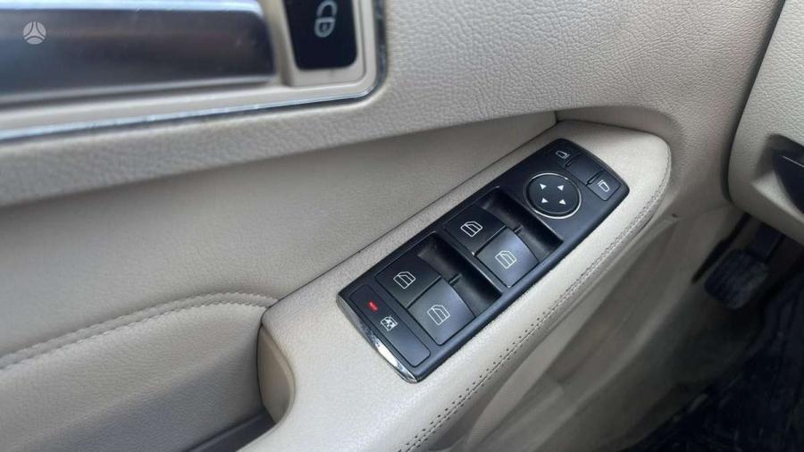 Yellow Mercedes-Benz E 220 2015 in Marijampole, with an engine capacity of 2.14 L and mileage of 516 thousand km for 7390 €, photo 28 on AUTOMOTO.COM.LV
