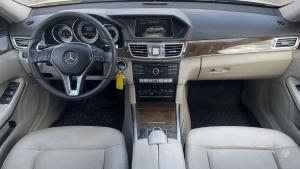 Yellow Mercedes-Benz E 220 2015 in Marijampole, with an engine capacity of 2.14 L and mileage of 516 thousand km for 7390 €, photo 31 on AUTOMOTO.COM.LV