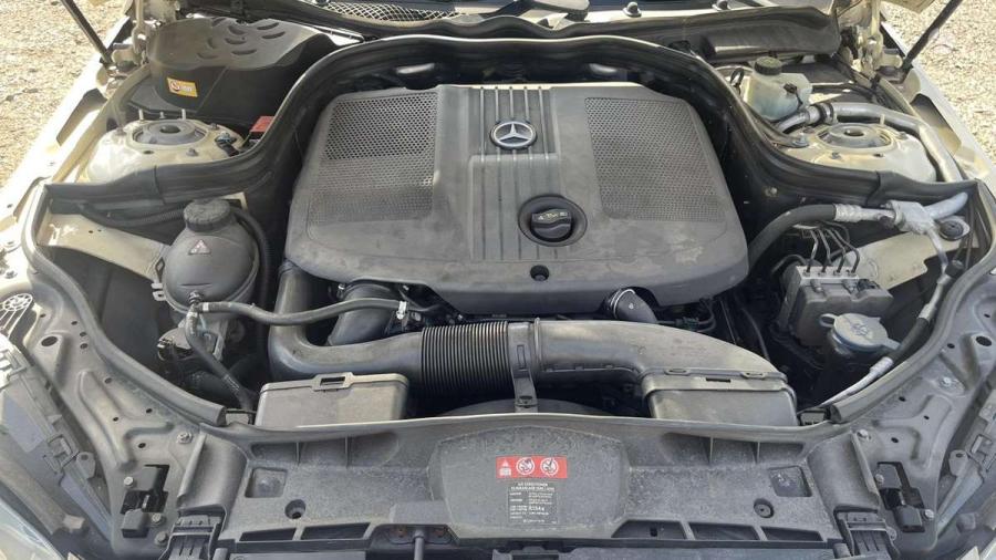 Yellow Mercedes-Benz E 220 2015 in Marijampole, with an engine capacity of 2.14 L and mileage of 516 thousand km for 7390 €, photo 38 on AUTOMOTO.COM.LV