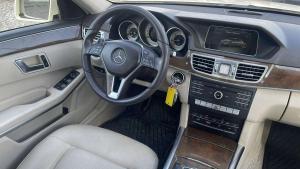Yellow Mercedes-Benz E 220 2015 in Marijampole, with an engine capacity of 2.14 L and mileage of 516 thousand km for 7390 €, photo 3 on AUTOMOTO.COM.LV