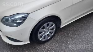 Dzeltens Mercedes-Benz E 220 2014 Rīga, ar dzinēja tilpumu 2.20 L un nobraukumu 0 tūkst. km par 5500 €, foto 6 vietnē AUTOMOTO.COM.LV