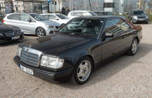 Melns Mercedes-Benz e-230 1988 Liepāja, ar dzinēja tilpumu 2.30 L un nobraukumu 386 tūkst. km par 6900 €, foto  vietnē AUTOMOTO.COM.LV