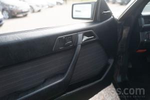 Melns Mercedes-Benz e-230 1988 Liepāja, ar dzinēja tilpumu 2.30 L un nobraukumu 386 tūkst. km par 6900 €, foto 18 vietnē AUTOMOTO.COM.LV