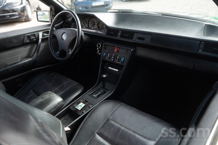 Melns Mercedes-Benz e-230 1988 Liepāja, ar dzinēja tilpumu 2.30 L un nobraukumu 386 tūkst. km par 6900 €, foto 19 vietnē AUTOMOTO.COM.LV