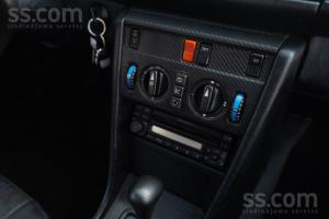 Melns Mercedes-Benz e-230 1988 Liepāja, ar dzinēja tilpumu 2.30 L un nobraukumu 386 tūkst. km par 6900 €, foto 24 vietnē AUTOMOTO.COM.LV