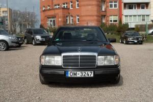 Melns Mercedes-Benz e-230 1988 Liepāja, ar dzinēja tilpumu 2.30 L un nobraukumu 386 tūkst. km par 7200 €, foto 3 vietnē AUTOMOTO.COM.LV