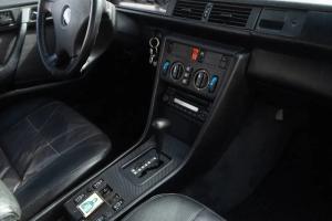 Melns Mercedes-Benz e-230 1988 Liepāja, ar dzinēja tilpumu 2.30 L un nobraukumu 386 tūkst. km par 7200 €, foto 22 vietnē AUTOMOTO.COM.LV