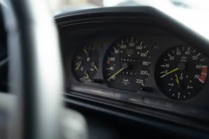 Melns Mercedes-Benz e-230 1988 Liepāja, ar dzinēja tilpumu 2.30 L un nobraukumu 386 tūkst. km par 7200 €, foto 26 vietnē AUTOMOTO.COM.LV