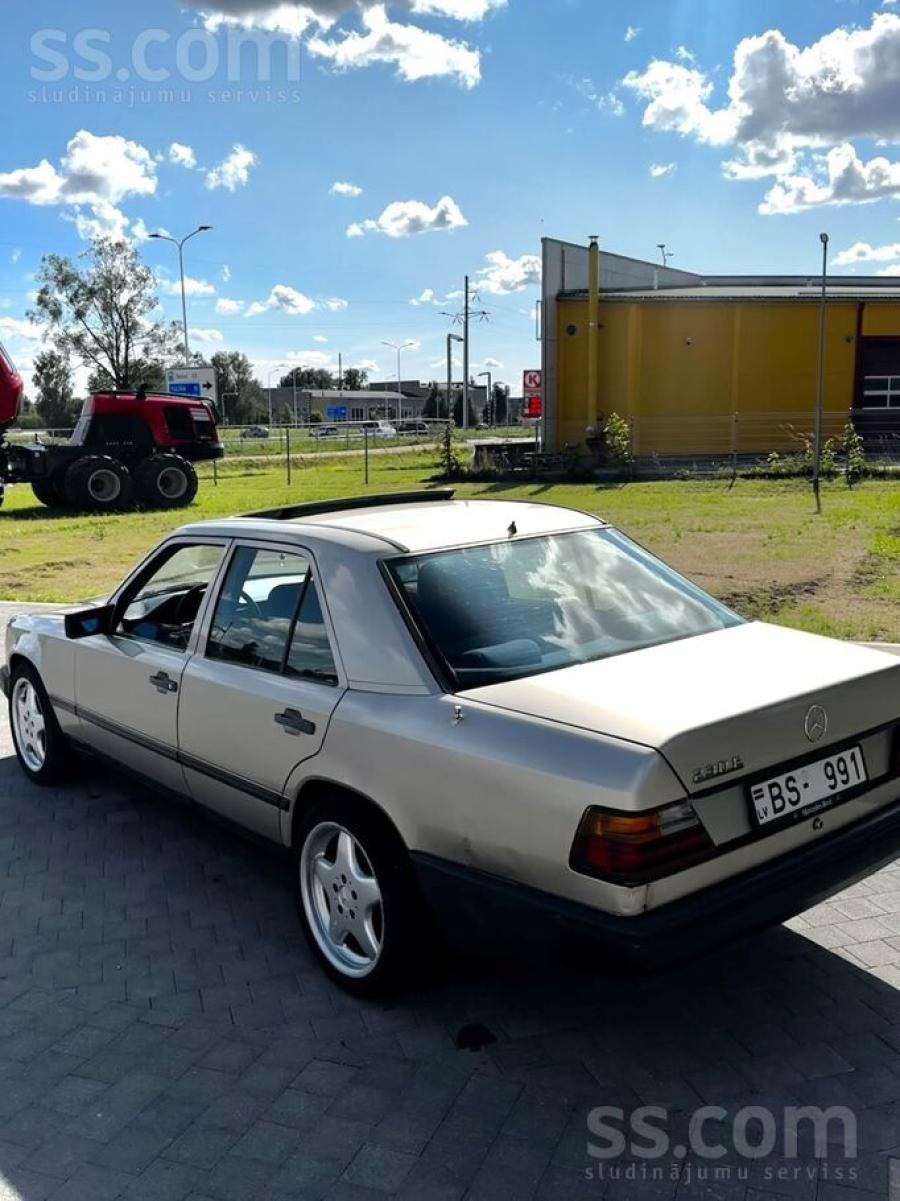 Brūns Mercedes-Benz e-230 1986 Saldus, ar dzinēja tilpumu 2.30 L un nobraukumu 267 tūkst. km par 3100 €, foto 4 vietnē AUTOMOTO.COM.LV