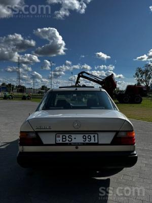 Brūns Mercedes-Benz e-230 1986 Saldus, ar dzinēja tilpumu 2.30 L un nobraukumu 267 tūkst. km par 3100 €, foto 5 vietnē AUTOMOTO.COM.LV