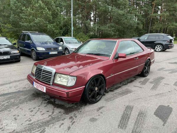 Mercedes-Benz e-230 1991 in Kaunas, with an engine capacity of 2.30 L and mileage of 300 thousand km for 1200 €, photo 1 on AUTOMOTO.COM.LV