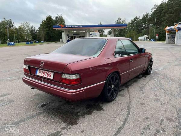 Mercedes-Benz e-230 1991 in Kaunas, with an engine capacity of 2.30 L and mileage of 300 thousand km for 1200 €, photo 4 on AUTOMOTO.COM.LV