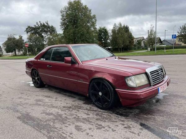 Mercedes-Benz e-230 1991 in Kaunas, with an engine capacity of 2.30 L and mileage of 300 thousand km for 1200 €, photo 7 on AUTOMOTO.COM.LV
