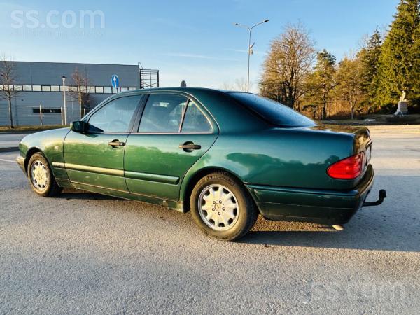 Green Mercedes-Benz e-230 1998 in Tukums, with an engine capacity of 2.30 L and mileage of 345 thousand km for 1300 €, photo 6 on AUTOMOTO.COM.LV