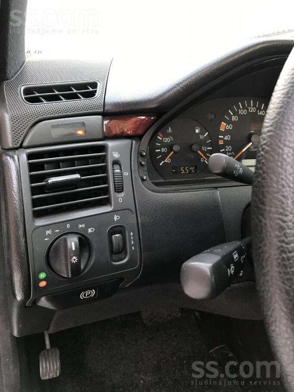 Green Mercedes-Benz e-230 1998 in Tukums, with an engine capacity of 2.30 L and mileage of 345 thousand km for 1300 €, photo 8 on AUTOMOTO.COM.LV