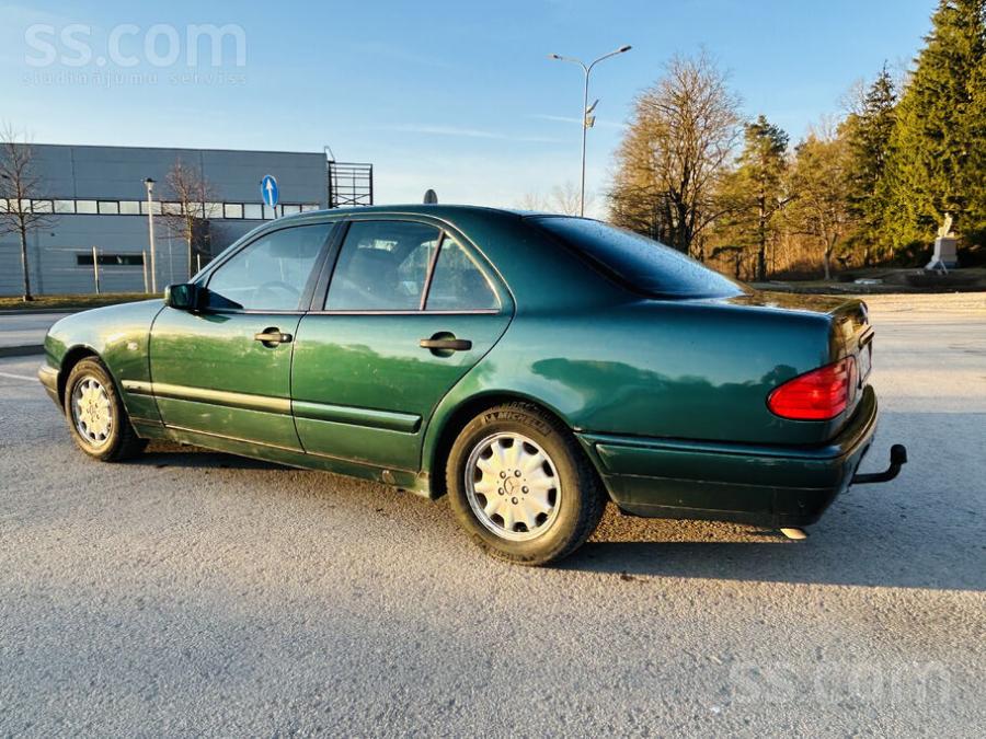 Зеленый Мерседес Е 230 1998 в Тукумс, объемом двигателя 2.30 л и пробегом 345 тыс. км за 1300 €, фото 7 на AUTOMOTO.COM.LV
