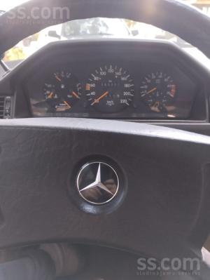 Zaļš Mercedes-Benz e-230 1988 Jelgava, ar dzinēja tilpumu 2.30 L un nobraukumu 300 tūkst. km par 1500 €, foto 2 vietnē AUTOMOTO.COM.LV