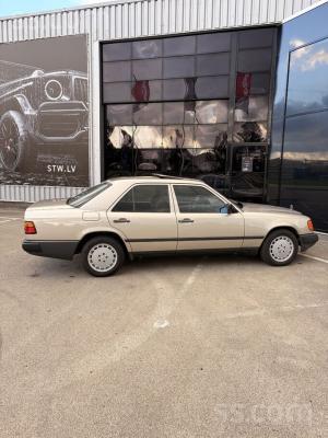 Pelēks Mercedes-Benz e-230 1988 Rīga, ar dzinēja tilpumu 2.30 L un nobraukumu 251 tūkst. km par 6900 €, foto 4 vietnē AUTOMOTO.COM.LV