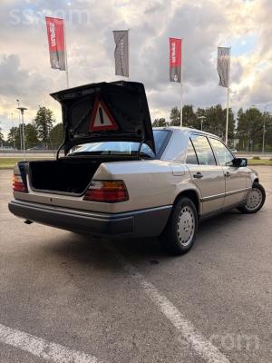 Pelēks Mercedes-Benz e-230 1988 Rīga, ar dzinēja tilpumu 2.30 L un nobraukumu 251 tūkst. km par 6900 €, foto 7 vietnē AUTOMOTO.COM.LV