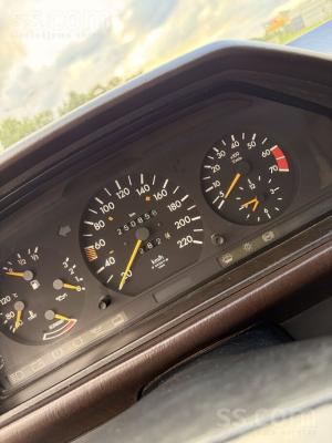 Pelēks Mercedes-Benz e-230 1988 Rīga, ar dzinēja tilpumu 2.30 L un nobraukumu 251 tūkst. km par 6900 €, foto 15 vietnē AUTOMOTO.COM.LV