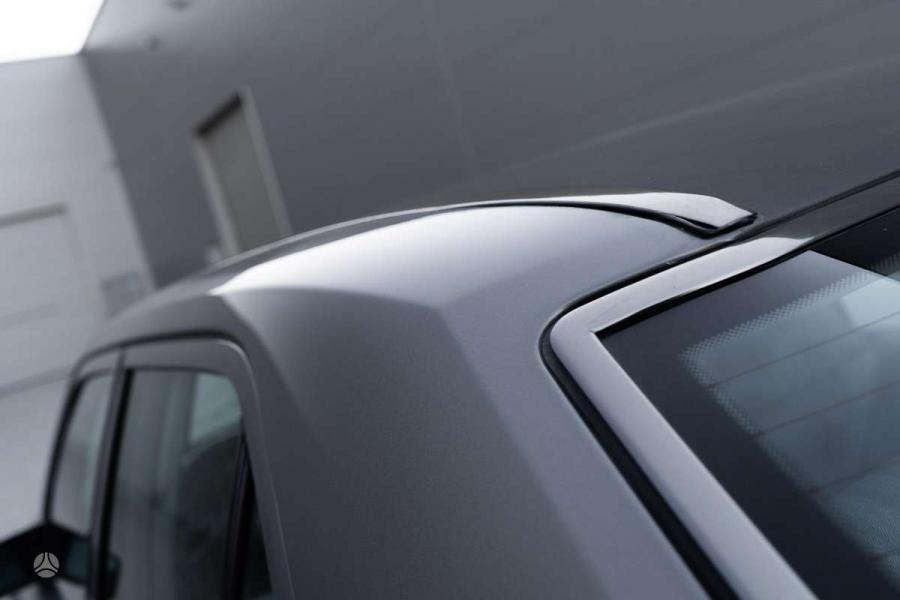 Pelēks Mercedes-Benz e-230 1991 Viļņa, ar dzinēja tilpumu 2.30 L un nobraukumu 168 tūkst. km par 7000 €, foto 9 vietnē AUTOMOTO.COM.LV
