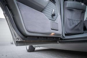 Pelēks Mercedes-Benz e-230 1991 Viļņa, ar dzinēja tilpumu 2.30 L un nobraukumu 168 tūkst. km par 7000 €, foto 30 vietnē AUTOMOTO.COM.LV