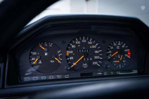Pelēks Mercedes-Benz e-230 1991 Viļņa, ar dzinēja tilpumu 2.30 L un nobraukumu 168 tūkst. km par 7000 €, foto 34 vietnē AUTOMOTO.COM.LV