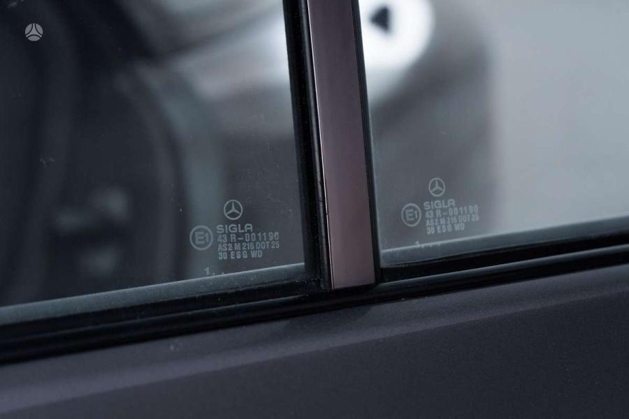 Pelēks Mercedes-Benz e-230 1991 Viļņa, ar dzinēja tilpumu 2.30 L un nobraukumu 168 tūkst. km par 7000 €, foto 39 vietnē AUTOMOTO.COM.LV