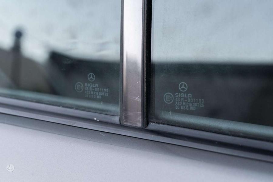 Pelēks Mercedes-Benz e-230 1991 Viļņa, ar dzinēja tilpumu 2.30 L un nobraukumu 168 tūkst. km par 7000 €, foto 41 vietnē AUTOMOTO.COM.LV