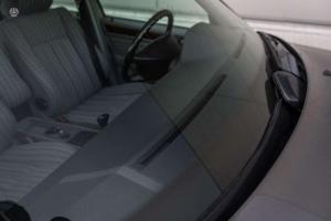 Pelēks Mercedes-Benz e-230 1991 Viļņa, ar dzinēja tilpumu 2.30 L un nobraukumu 168 tūkst. km par 7000 €, foto 43 vietnē AUTOMOTO.COM.LV