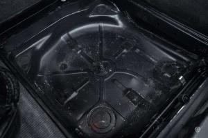 Pelēks Mercedes-Benz e-230 1991 Viļņa, ar dzinēja tilpumu 2.30 L un nobraukumu 168 tūkst. km par 7000 €, foto 50 vietnē AUTOMOTO.COM.LV